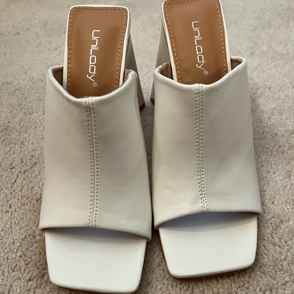 Unilady | Shoes | Unilady White Chunky Heel Mule Sandal Square Toe Size ...
